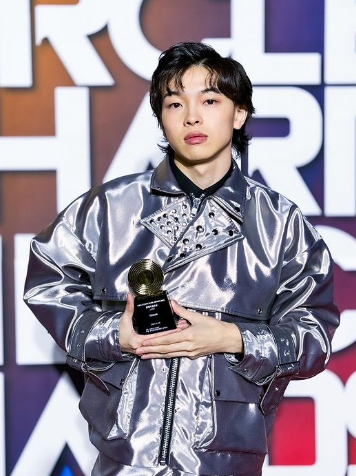 【どんな人？】imaseのwikiプロフまとめ！経歴が特殊？なぜ人気で天才と言われる理由や魅力を紹介！